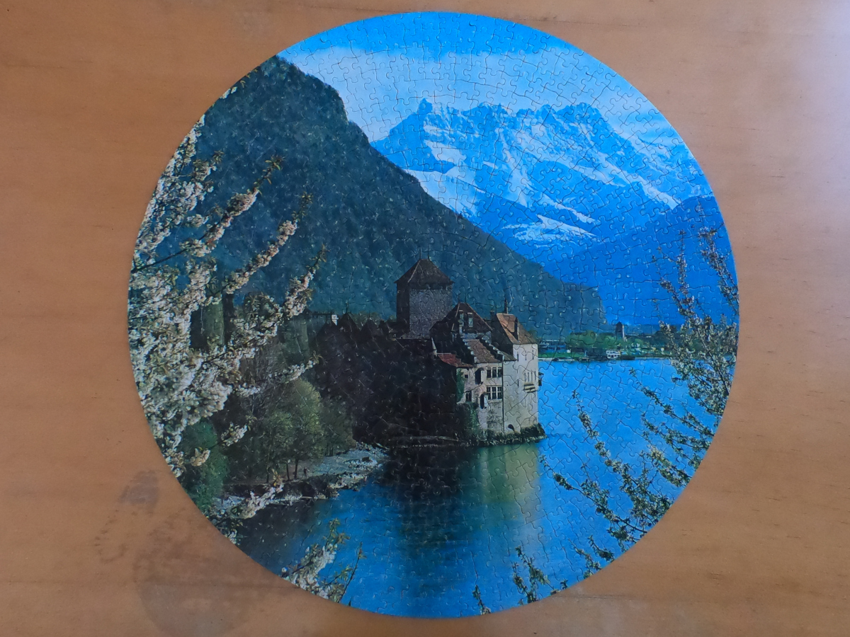 Round Vintage Puzzle | Castle of Chillon | 1000 Piece - Puzzle Twins